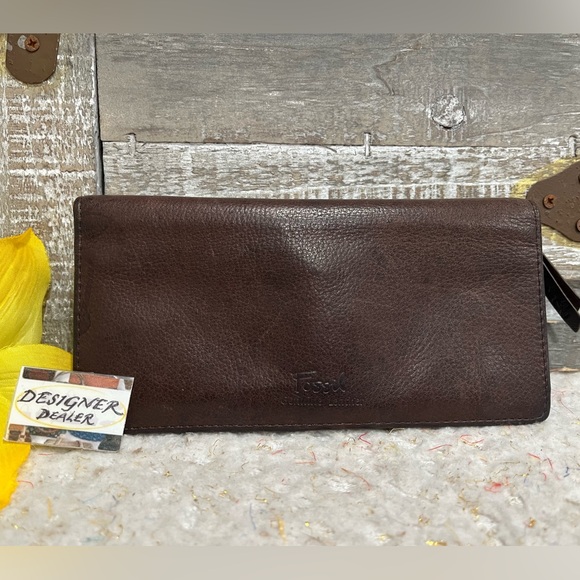 Fossil | Bags | Fossil Brown Leather Bifold Wallet Guc | Poshmark